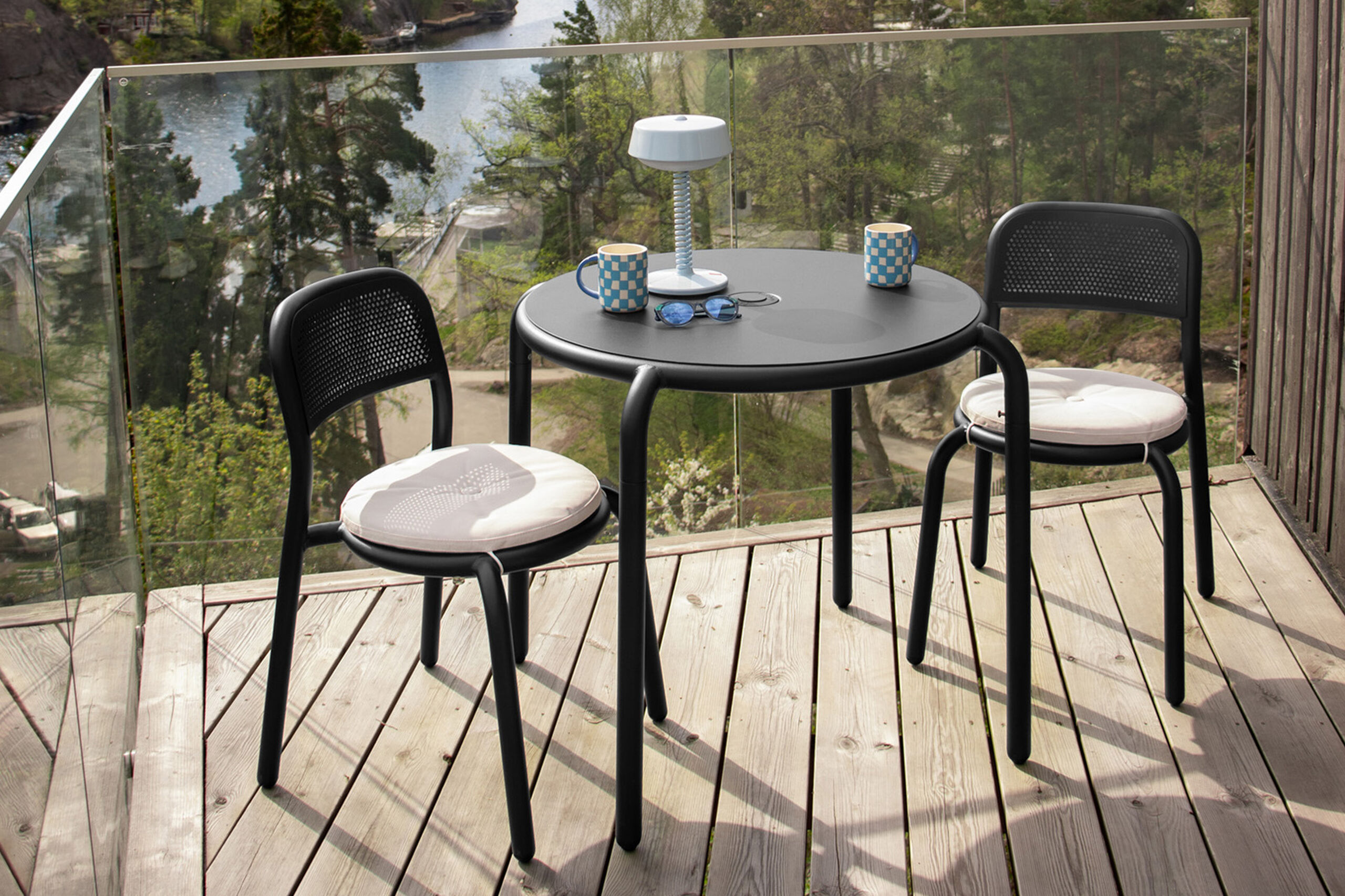 Toní Bistreau: the ideal indoor/outdoor bistro table | Fatboy