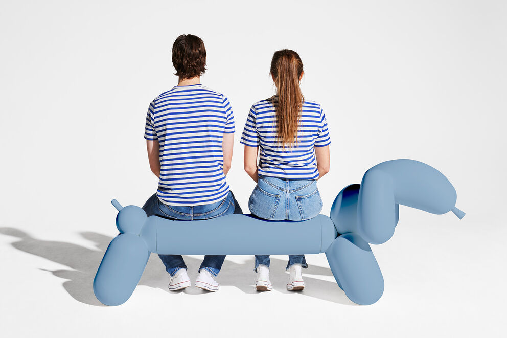 Attackle!: a small plastic bench with a woof | Fatboy