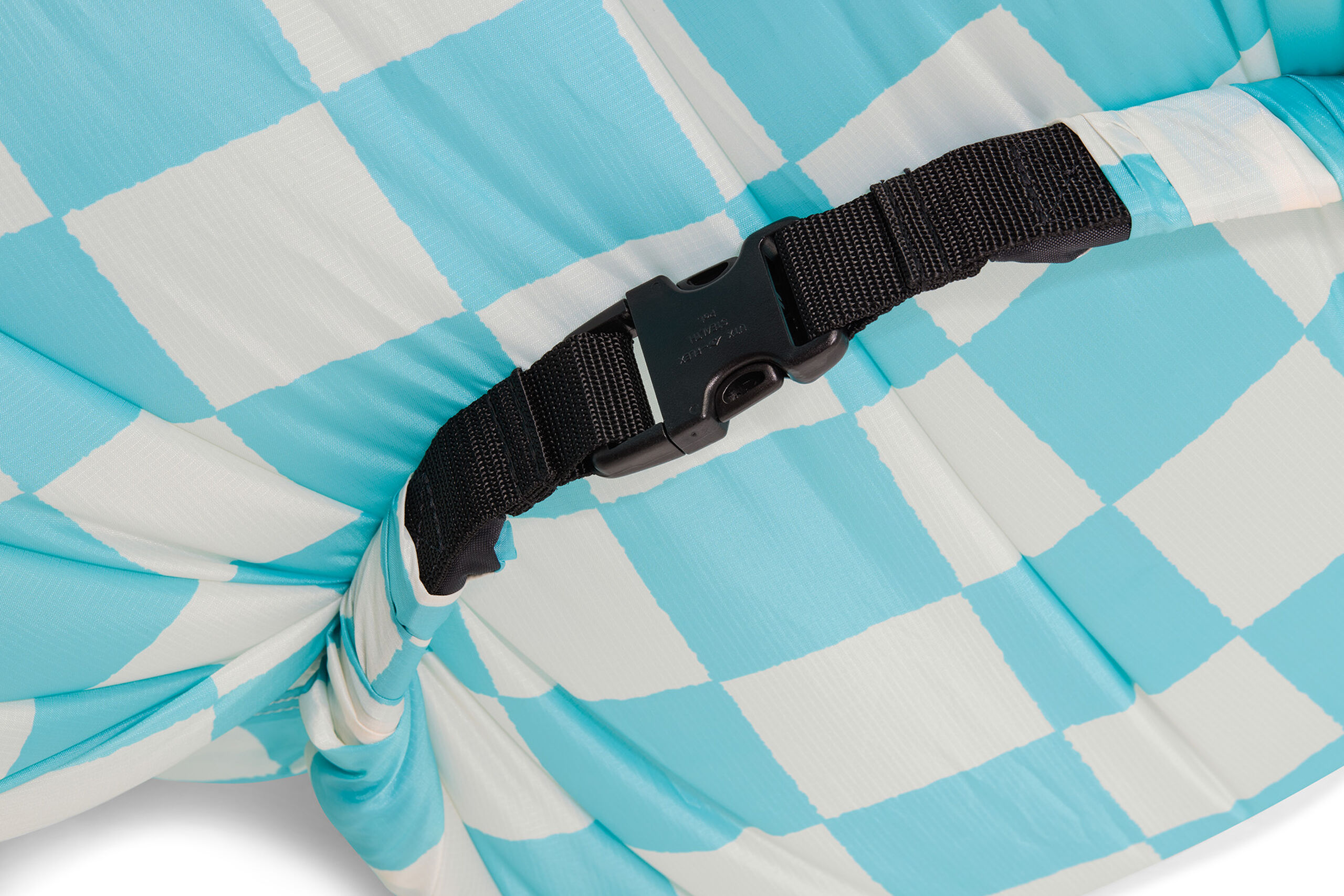 Lamzac®: the one and only air sofa for adventures | Fatboy