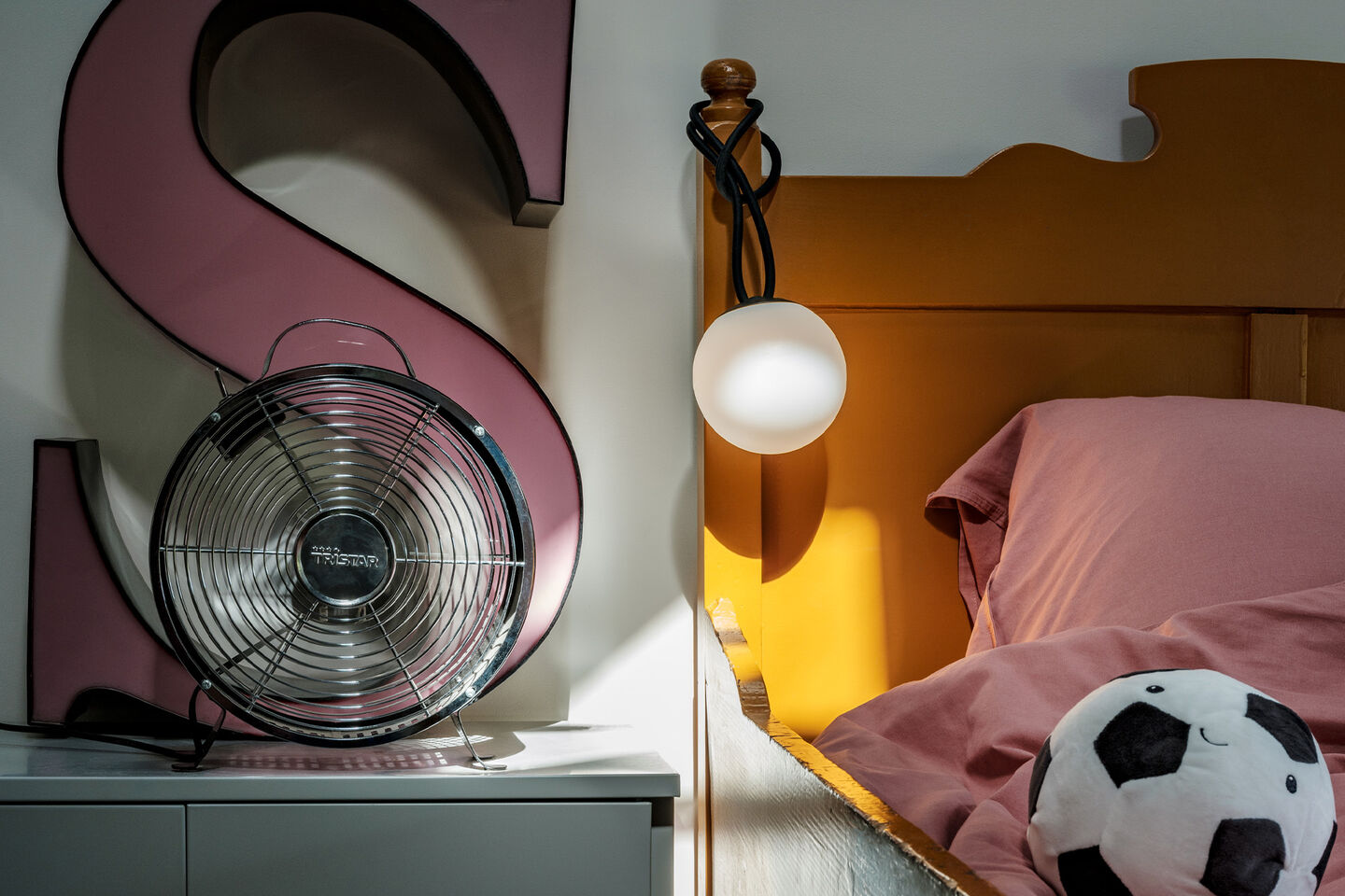 Bolleke Mini la Surprise: small spherical lamp for indoor and outdoor ...