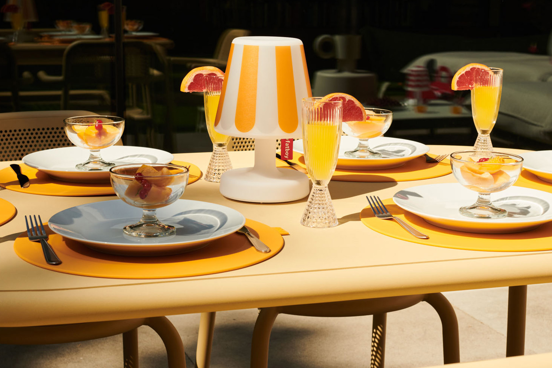 Edison the Petit: white table lamp for indoor & outdoor use | Fatboy