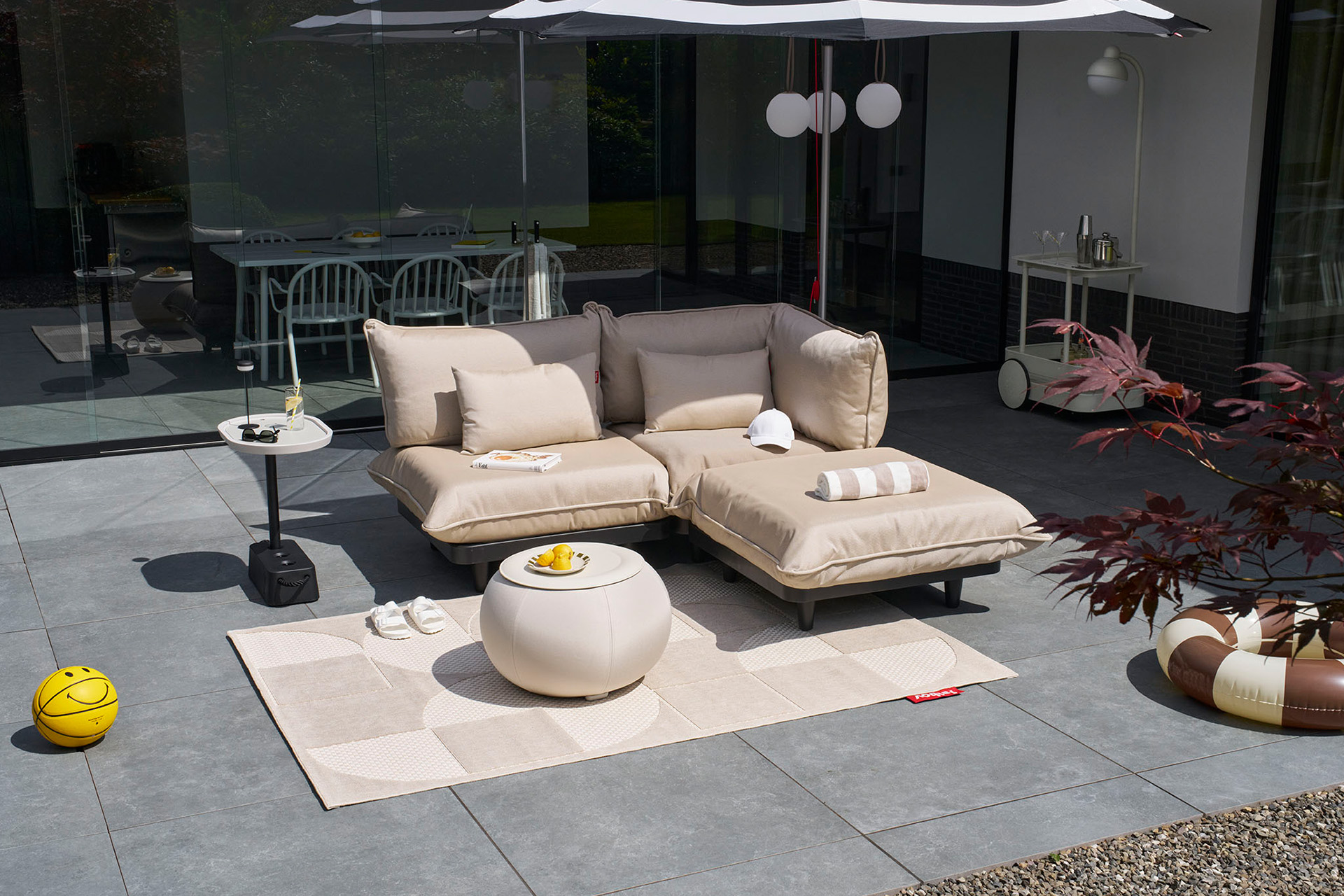 Paletti: a pallet lounge set to sink into | Fatboy