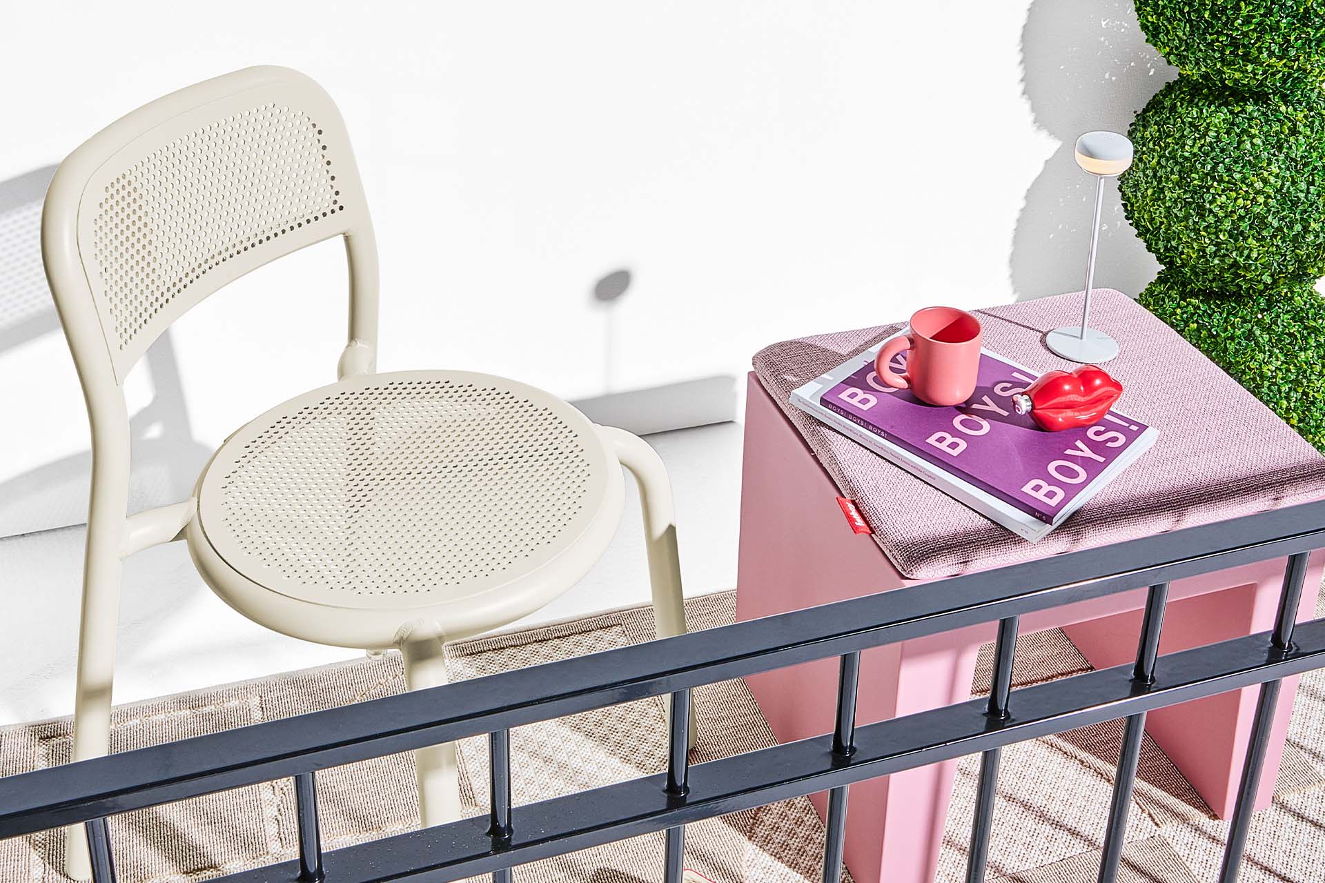 Cheerio: cordless, dimmable atmospheric metal table lamp. | Fatboy