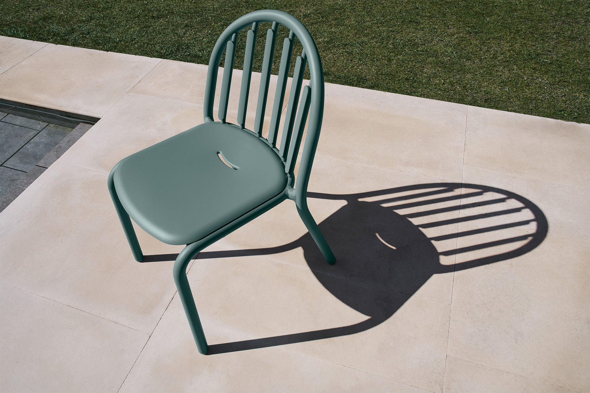 Fred's Chair: aluminum bistro chair for outdoors | Fatboy