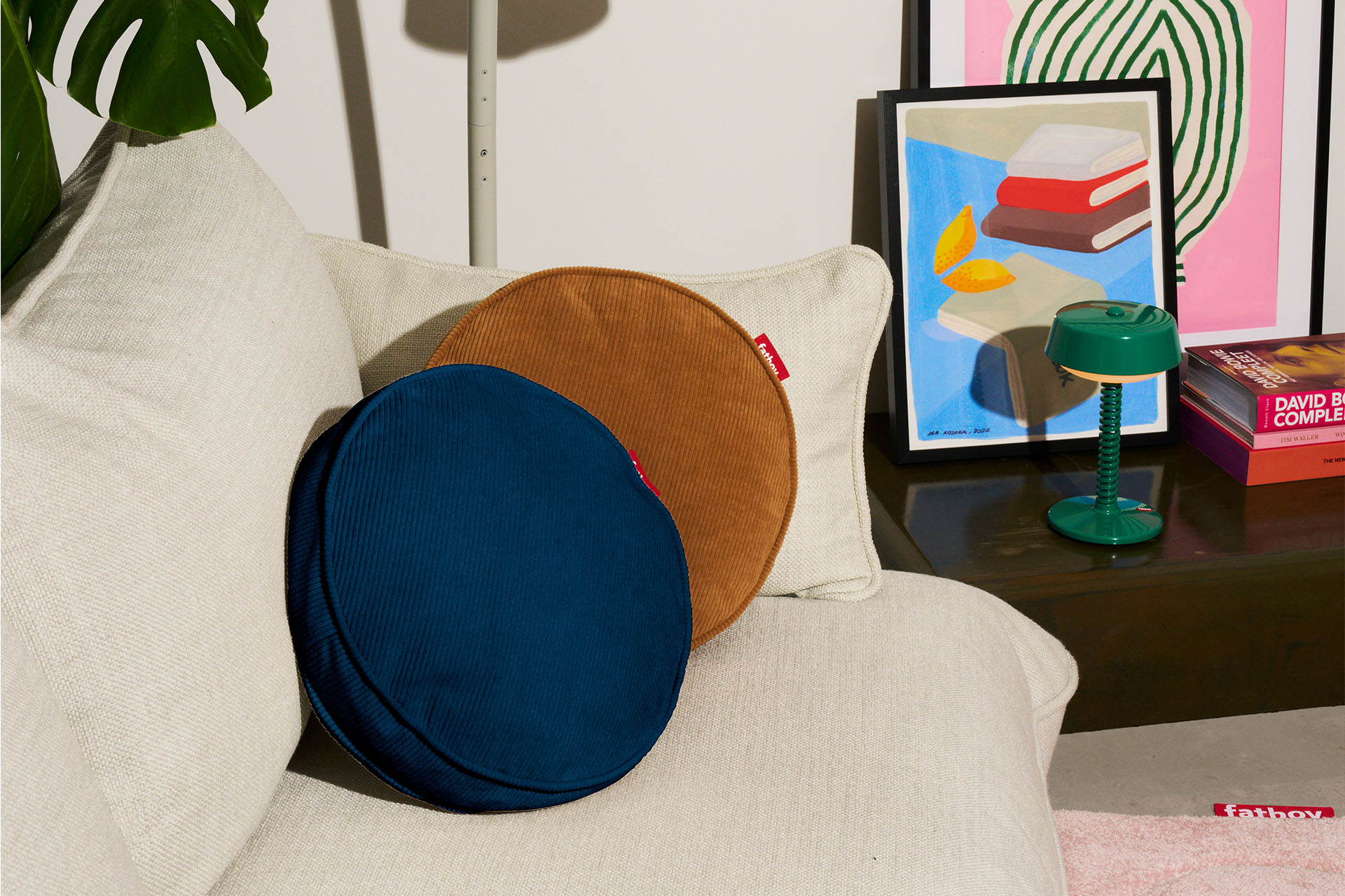 Fully recycled round cushion with woven corduroy cover | Fatboy