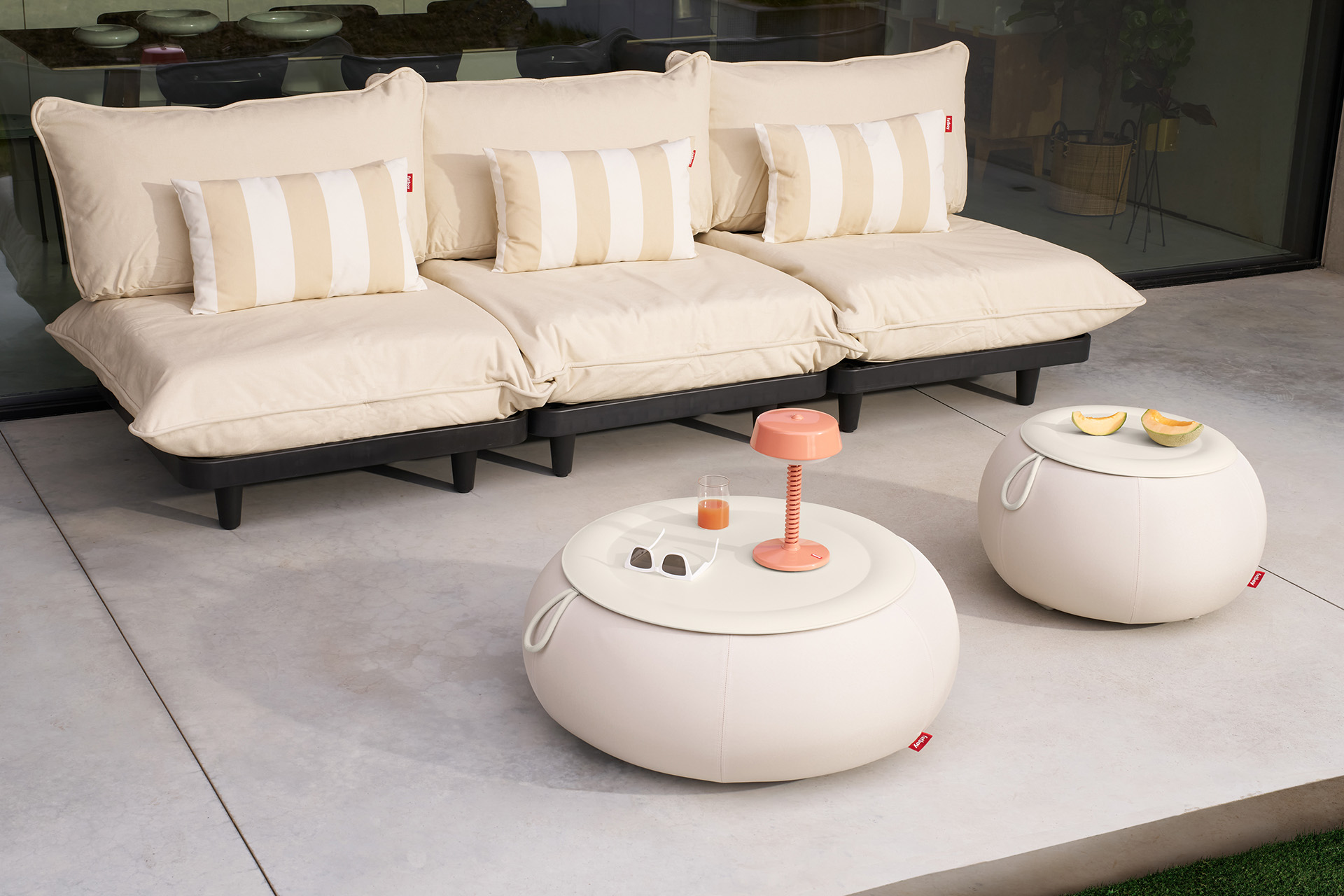 Inflatable outdoor coffee tables | Fatboy