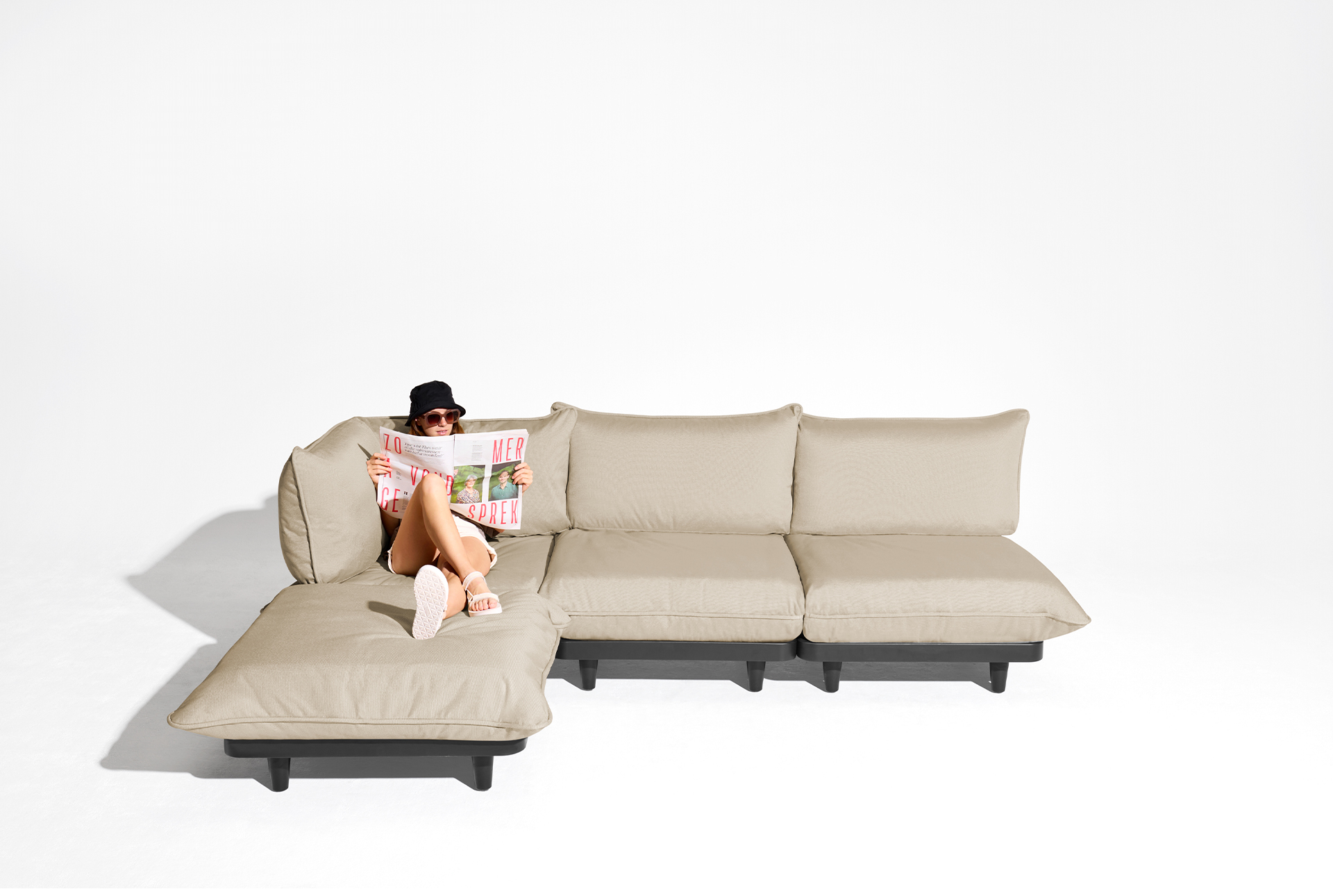 Paletti: a pallet lounge set to sink into | Fatboy