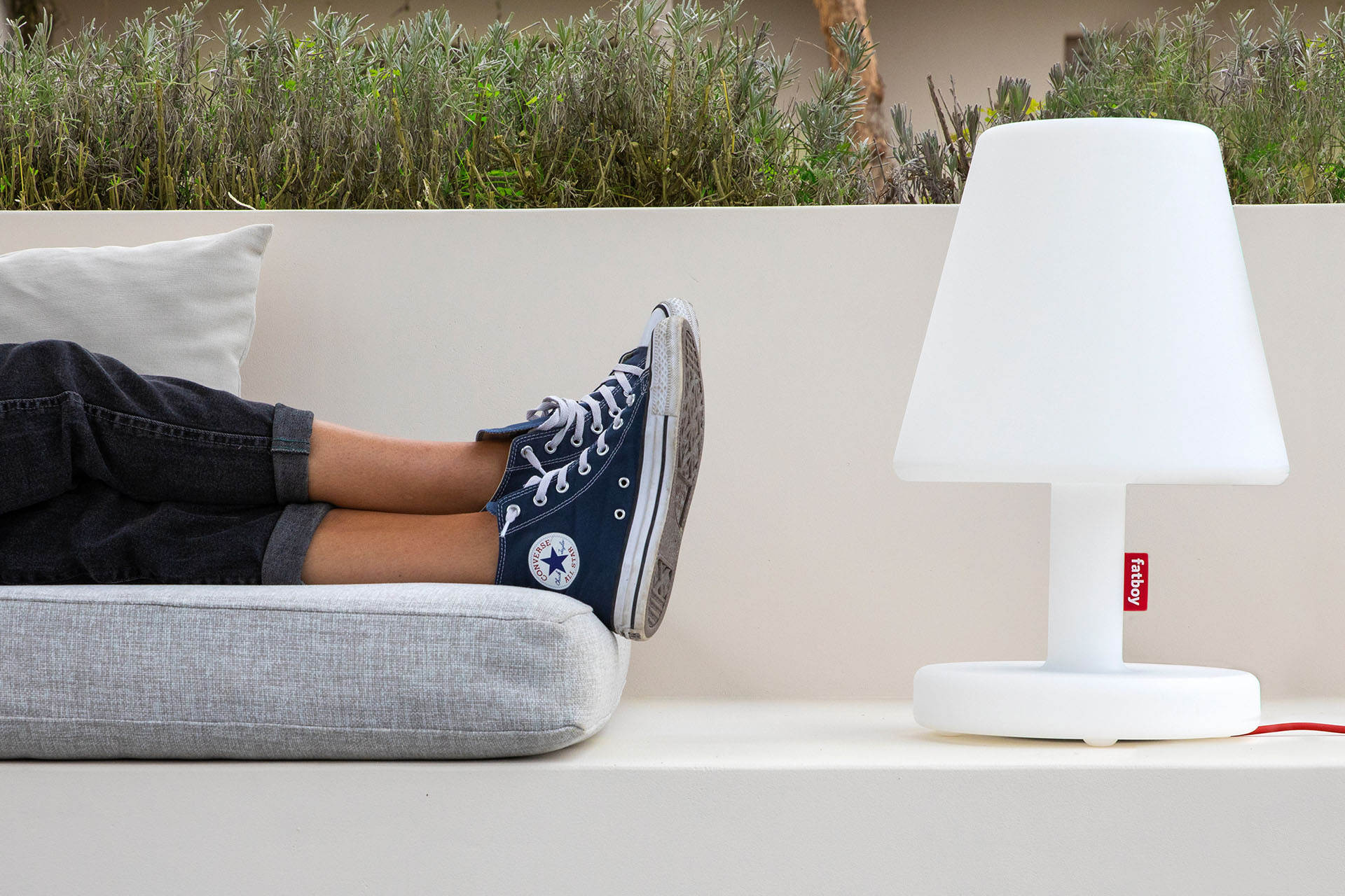 Edison the Medium: A large table lamp suitable for indoors or outdoors | Fatboy